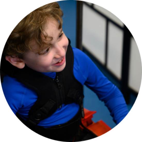 Marsi Bionics Atlas Pediatric Exo | Exoesqueleto pediátrico en marcha